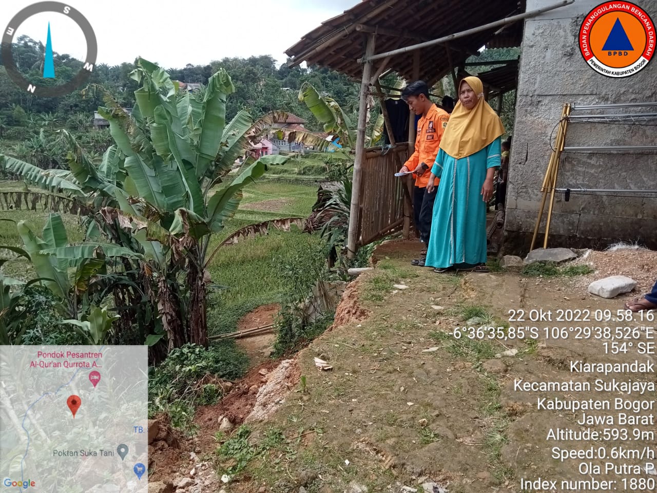 HUJAN DENGAN INTENSITAS TINGGI MENGAKIBATKAN DUA KAMPUNG TERDAMPAK TANAH LONGSOR DI KECAMATAN ...